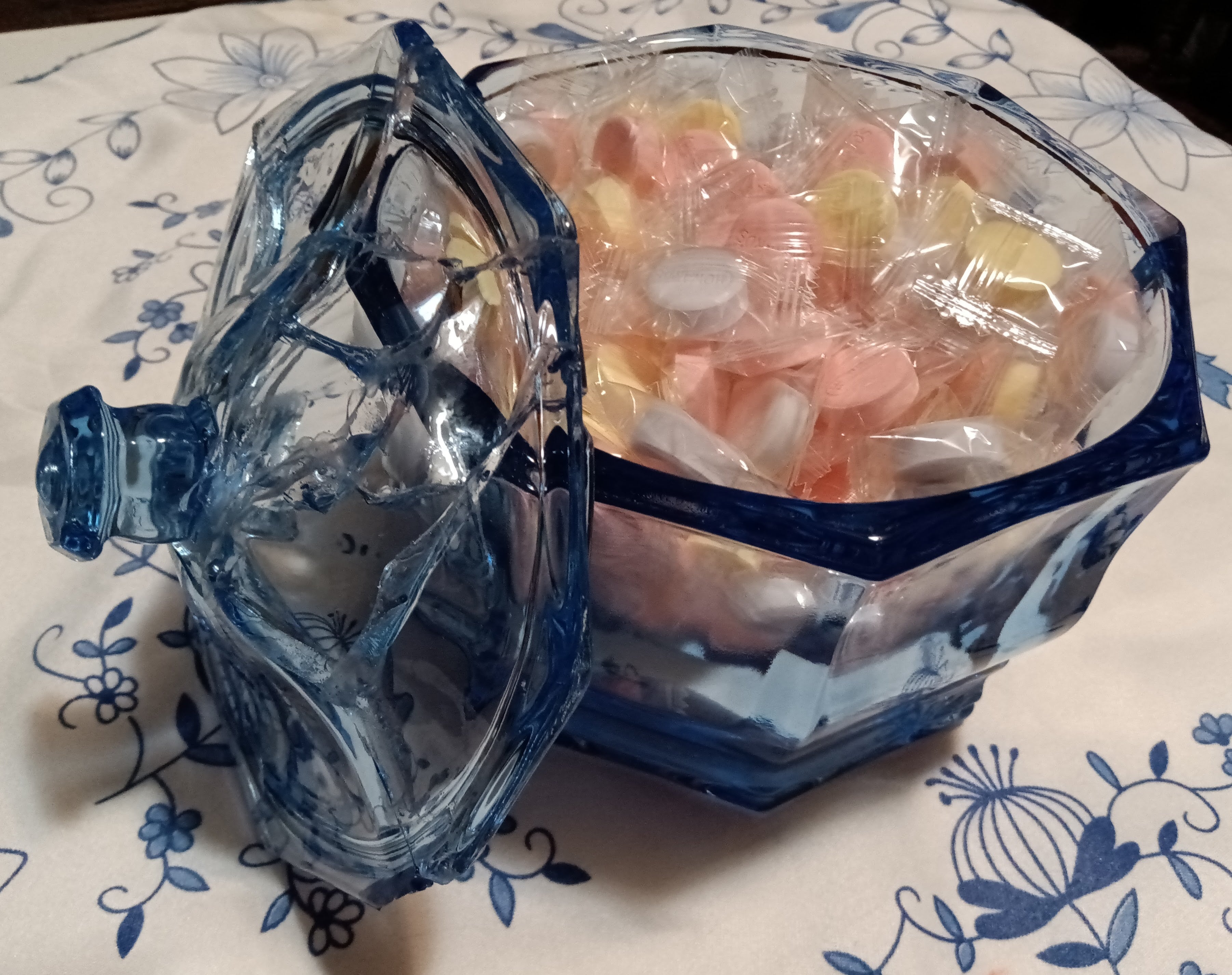 Memories of My Favorite Candy Jar! – Candy Favorites