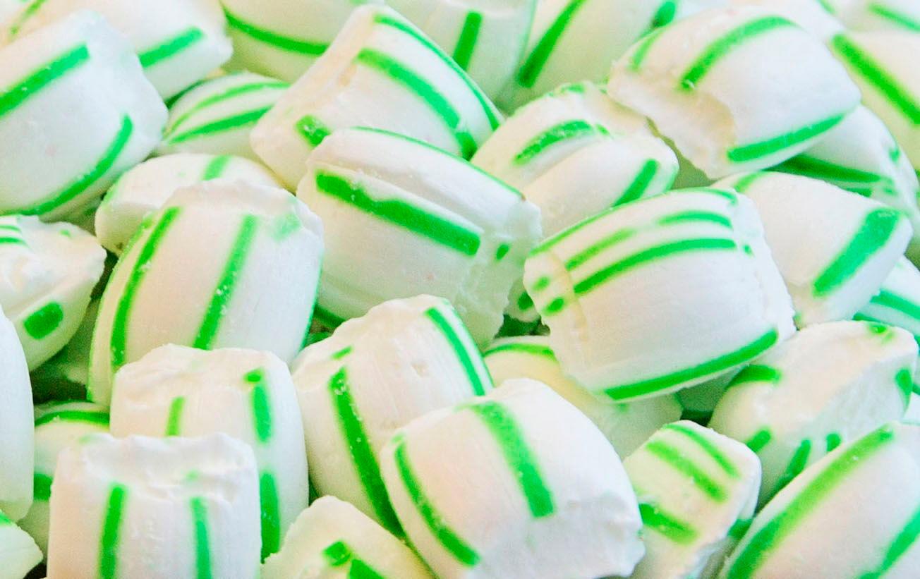 Arnolds Candies Wintergreen Puffs - 4 lb. – Candy Favorites