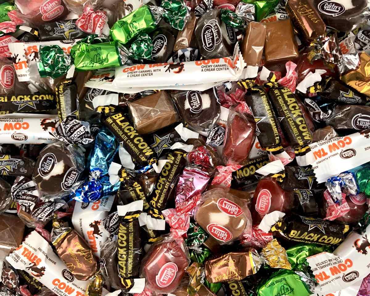 Caramel Lovers Gift Box – 1 Unit – Candy Favorites