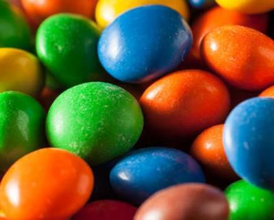 M&M's Hazelnut Spread Chocolate Candies 1.35 oz. Bags - 24 / Box ...