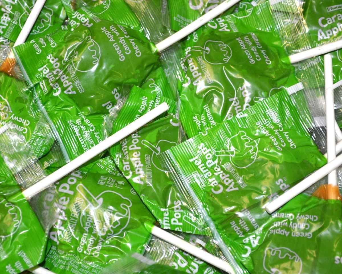 Tootsie Caramel Apple Lollipops | Green Apple Candy with Chewy Caramel ...